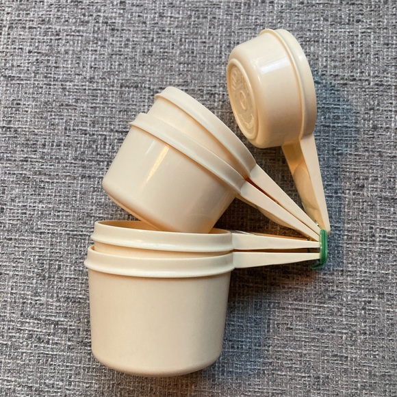 Tupperware | Kitchen | Vtg Set Of 5 Tupperware Stacking Measuring Cups ...
